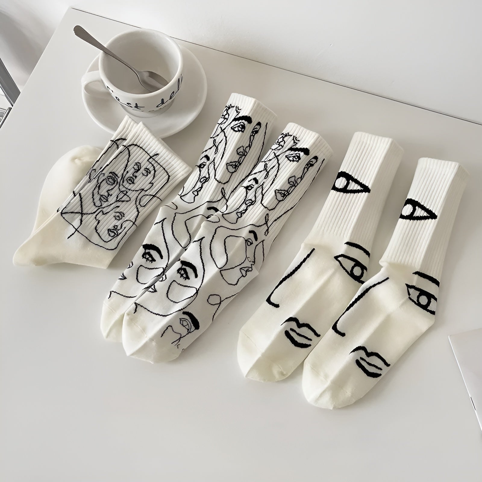 Atelier Line Art Socks – Monaco Republic